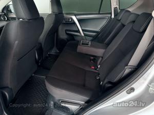 Pelēks Toyota RAV4 2018 Tallina, ar dzinēja tilpumu 2.50 L un nobraukumu 93 tūkst. km par 19290 €, foto 13 vietnē AUTOMOTO.COM.LV