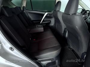 Pelēks Toyota RAV4 2018 Tallina, ar dzinēja tilpumu 2.50 L un nobraukumu 93 tūkst. km par 19290 €, foto 14 vietnē AUTOMOTO.COM.LV