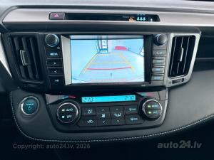 Pelēks Toyota RAV4 2018 Tallina, ar dzinēja tilpumu 2.50 L un nobraukumu 93 tūkst. km par 19290 €, foto 16 vietnē AUTOMOTO.COM.LV