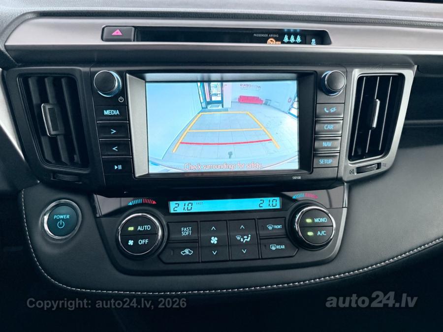 Pelēks Toyota RAV4 2018 Tallina, ar dzinēja tilpumu 2.50 L un nobraukumu 93 tūkst. km par 19290 €, foto 16 vietnē AUTOMOTO.COM.LV
