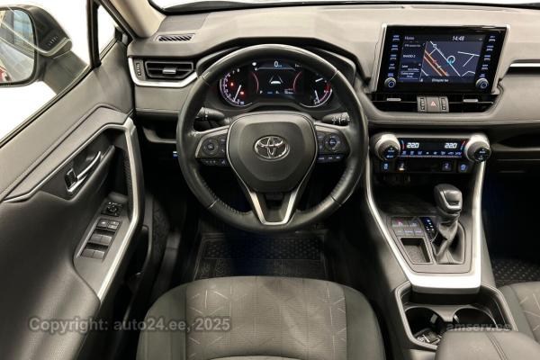 Grey Toyota RAV4 2019 in Parnu, with an engine capacity of 2.00 L and mileage of 104 thousand km for 21900 €, photo 9 on AUTOMOTO.COM.LV