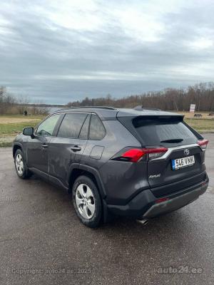 Grey Toyota RAV4 2019 in Tallinn, with an engine capacity of 2.00 L and mileage of 76 thousand km for 24999 €, photo 6 on AUTOMOTO.COM.LV