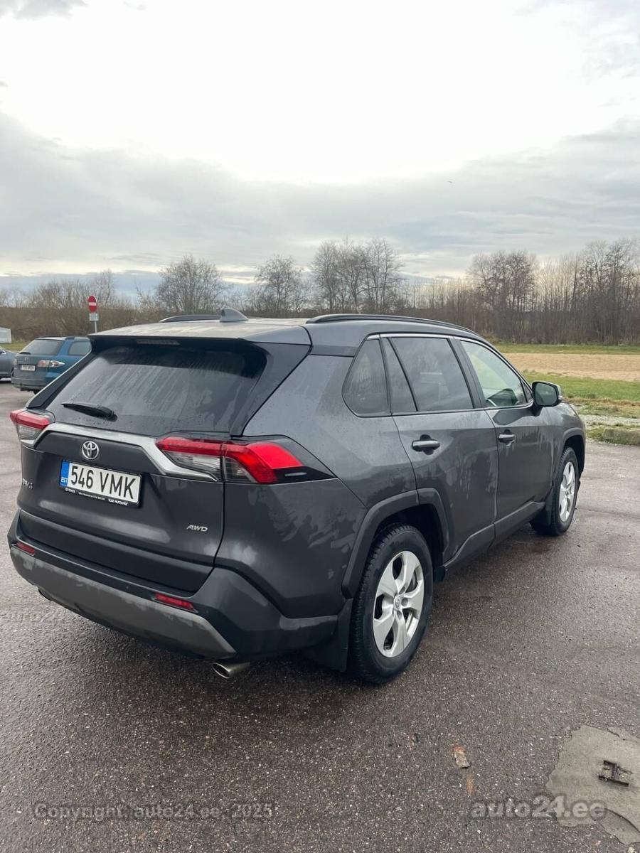 Grey Toyota RAV4 2019 in Tallinn, with an engine capacity of 2.00 L and mileage of 76 thousand km for 24999 €, photo 7 on AUTOMOTO.COM.LV