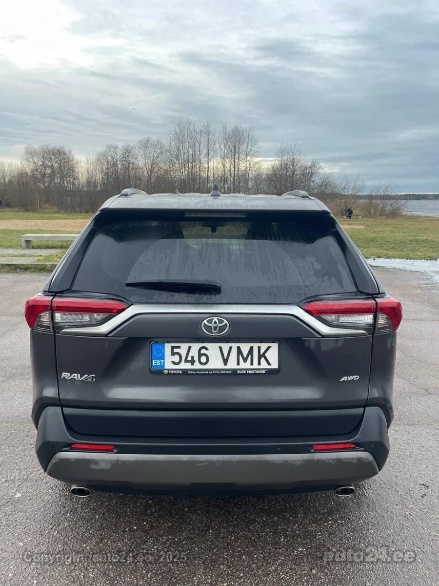 Grey Toyota RAV4 2019 in Tallinn, with an engine capacity of 2.00 L and mileage of 76 thousand km for 24999 €, photo 8 on AUTOMOTO.COM.LV