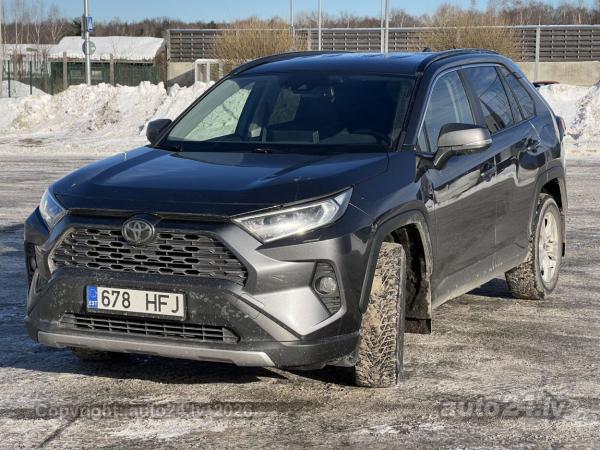 Pelēks Toyota RAV4 2019 Tallina, ar dzinēja tilpumu 2.00 L un nobraukumu 160 tūkst. km par 21000 €, foto 2 vietnē AUTOMOTO.COM.LV