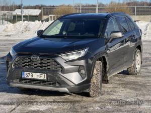 Pelēks Toyota RAV4 2019 Tallina, ar dzinēja tilpumu 2.00 L un nobraukumu 160 tūkst. km par 21000 €, foto 2 vietnē AUTOMOTO.COM.LV