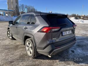 Pelēks Toyota RAV4 2019 Tallina, ar dzinēja tilpumu 2.00 L un nobraukumu 160 tūkst. km par 21000 €, foto 4 vietnē AUTOMOTO.COM.LV