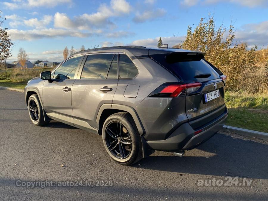 Pelēks Toyota RAV4 2019 Tallina, ar dzinēja tilpumu 2.00 L un nobraukumu 160 tūkst. km par 21000 €, foto 12 vietnē AUTOMOTO.COM.LV