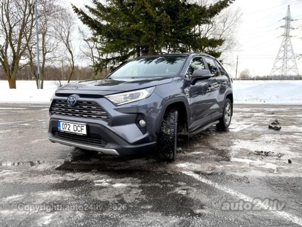 Pelēks Toyota RAV4 2019 Tallina, ar dzinēja tilpumu 2.50 L un nobraukumu 162 tūkst. km par 25000 €, foto  vietnē AUTOMOTO.COM.LV