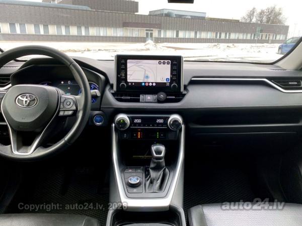 Grey Toyota RAV4 2019 in Tallinn, with an engine capacity of 2.50 L and mileage of 162 thousand km for 25000 €, photo 9 on AUTOMOTO.COM.LV