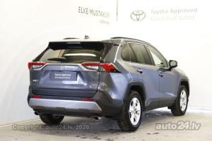 Grey Toyota RAV4 2019 in Tallinn, with an engine capacity of 1.99 L and mileage of 124 thousand km for 21700 €, photo 2 on AUTOMOTO.COM.LV