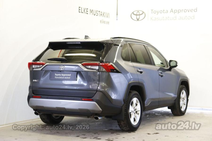 Grey Toyota RAV4 2019 in Tallinn, with an engine capacity of 1.99 L and mileage of 124 thousand km for 21700 €, photo 2 on AUTOMOTO.COM.LV