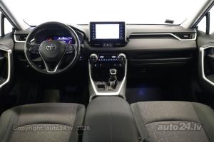 Grey Toyota RAV4 2019 in Tallinn, with an engine capacity of 1.99 L and mileage of 124 thousand km for 21700 €, photo 8 on AUTOMOTO.COM.LV