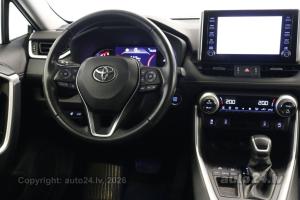 Grey Toyota RAV4 2019 in Tallinn, with an engine capacity of 1.99 L and mileage of 124 thousand km for 21700 €, photo 9 on AUTOMOTO.COM.LV