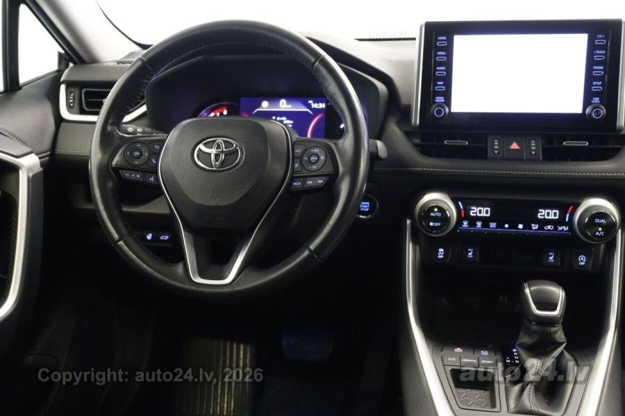 Grey Toyota RAV4 2019 in Tallinn, with an engine capacity of 1.99 L and mileage of 124 thousand km for 21700 €, photo 9 on AUTOMOTO.COM.LV