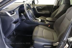 Grey Toyota RAV4 2019 in Tallinn, with an engine capacity of 1.99 L and mileage of 124 thousand km for 21700 €, photo 11 on AUTOMOTO.COM.LV