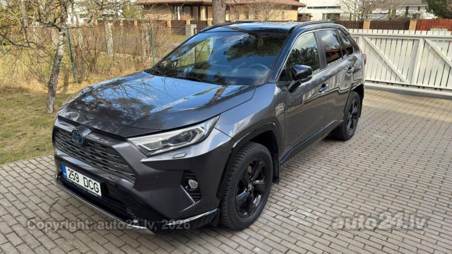 Grey Toyota RAV4 2019 in Tallinn, with an engine capacity of 2.50 L and mileage of 88 thousand km for 29450 €, photo 1 on AUTOMOTO.COM.LV