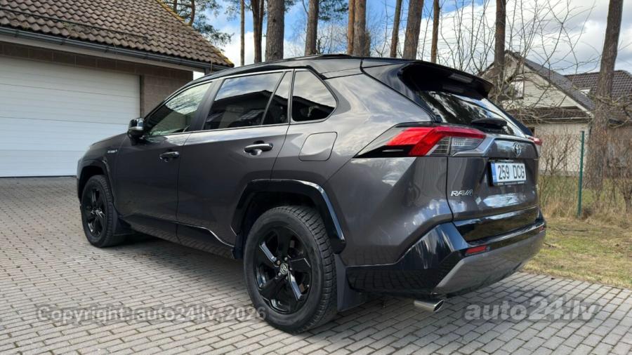Grey Toyota RAV4 2019 in Tallinn, with an engine capacity of 2.50 L and mileage of 88 thousand km for 29450 €, photo 4 on AUTOMOTO.COM.LV