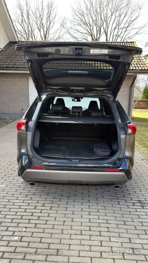 Grey Toyota RAV4 2019 in Tallinn, with an engine capacity of 2.50 L and mileage of 88 thousand km for 29450 €, photo 6 on AUTOMOTO.COM.LV