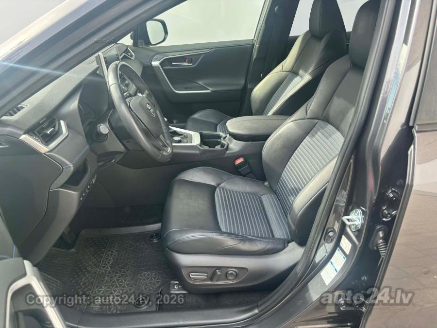 Pelēks Toyota RAV4 2019 Tallina, ar dzinēja tilpumu 2.49 L un nobraukumu 89 tūkst. km par 28995 €, foto 12 vietnē AUTOMOTO.COM.LV