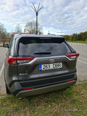 Grey Toyota RAV4 2019 in Tallinn, with an engine capacity of 2.00 L and mileage of 135 thousand km for 19500 €, photo 3 on AUTOMOTO.COM.LV