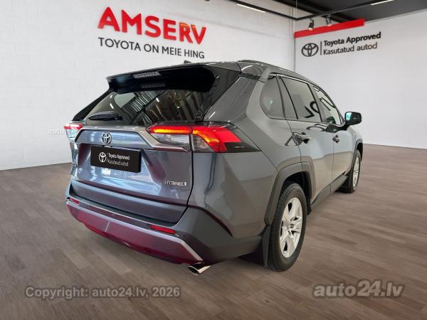 Серый Тойота РАВ 4 2019 в Пярну, объемом двигателя 2.50 л и пробегом 53 тыс. км за 23500 €, фото 2 на AUTOMOTO.COM.LV