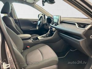 Pelēks Toyota RAV4 2019 Pērnava, ar dzinēja tilpumu 2.50 L un nobraukumu 53 tūkst. km par 23500 €, foto 7 vietnē AUTOMOTO.COM.LV