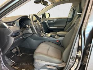 Pelēks Toyota RAV4 2019 Pērnava, ar dzinēja tilpumu 2.50 L un nobraukumu 53 tūkst. km par 23500 €, foto 12 vietnē AUTOMOTO.COM.LV