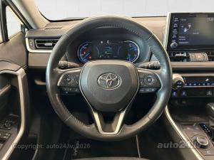 Pelēks Toyota RAV4 2019 Pērnava, ar dzinēja tilpumu 2.50 L un nobraukumu 53 tūkst. km par 23500 €, foto 13 vietnē AUTOMOTO.COM.LV