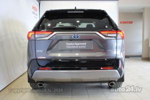 Grey Toyota RAV4 2019 in Tallinn, with an engine capacity of 2.50 L and mileage of 153 thousand km for 25490 €, photo 5 on AUTOMOTO.COM.LV