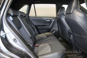 Grey Toyota RAV4 2019 in Tallinn, with an engine capacity of 2.50 L and mileage of 153 thousand km for 25490 €, photo 8 on AUTOMOTO.COM.LV