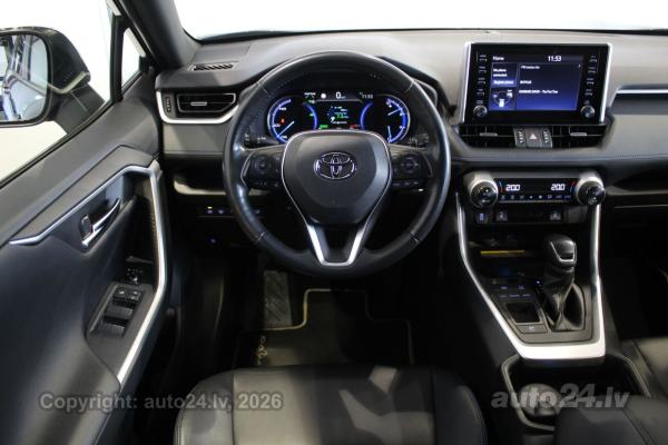 Grey Toyota RAV4 2019 in Tallinn, with an engine capacity of 2.50 L and mileage of 153 thousand km for 25490 €, photo 9 on AUTOMOTO.COM.LV
