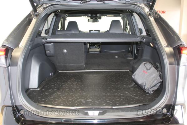 Grey Toyota RAV4 2019 in Tallinn, with an engine capacity of 2.50 L and mileage of 153 thousand km for 25490 €, photo 10 on AUTOMOTO.COM.LV