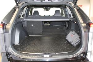 Grey Toyota RAV4 2019 in Tallinn, with an engine capacity of 2.50 L and mileage of 153 thousand km for 25490 €, photo 11 on AUTOMOTO.COM.LV