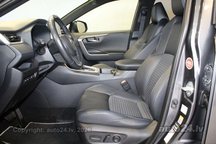 Grey Toyota RAV4 2019 in Tallinn, with an engine capacity of 2.50 L and mileage of 153 thousand km for 25490 €, photo 12 on AUTOMOTO.COM.LV