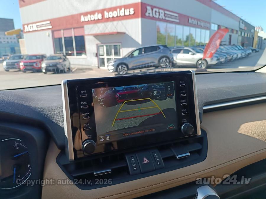 Pelēks Toyota RAV4 2019 Tallina, ar dzinēja tilpumu 2.50 L un nobraukumu 121 tūkst. km par 26990 €, foto 19 vietnē AUTOMOTO.COM.LV
