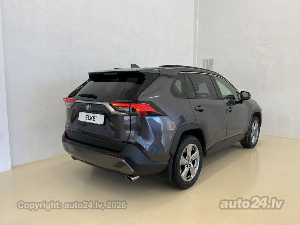 Pelēks Toyota RAV4 2019 Rakvere, ar dzinēja tilpumu 1.99 L un nobraukumu 218 tūkst. km par 20990 €, foto 2 vietnē AUTOMOTO.COM.LV
