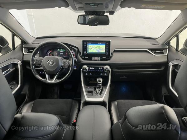 Pelēks Toyota RAV4 2019 Rakvere, ar dzinēja tilpumu 1.99 L un nobraukumu 218 tūkst. km par 20990 €, foto 7 vietnē AUTOMOTO.COM.LV