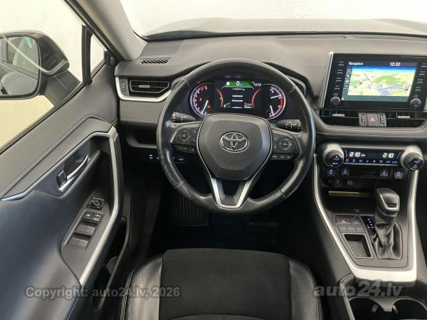 Pelēks Toyota RAV4 2019 Rakvere, ar dzinēja tilpumu 1.99 L un nobraukumu 218 tūkst. km par 20990 €, foto 8 vietnē AUTOMOTO.COM.LV