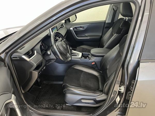 Pelēks Toyota RAV4 2019 Rakvere, ar dzinēja tilpumu 1.99 L un nobraukumu 218 tūkst. km par 20990 €, foto 9 vietnē AUTOMOTO.COM.LV