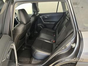 Pelēks Toyota RAV4 2019 Rakvere, ar dzinēja tilpumu 1.99 L un nobraukumu 218 tūkst. km par 20990 €, foto 11 vietnē AUTOMOTO.COM.LV