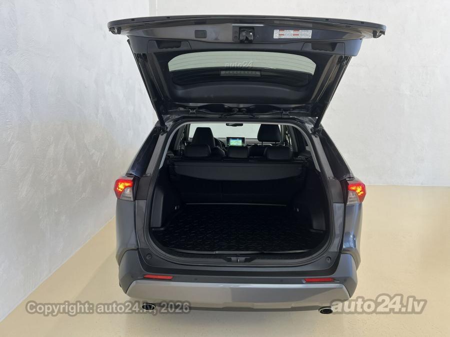 Pelēks Toyota RAV4 2019 Rakvere, ar dzinēja tilpumu 1.99 L un nobraukumu 218 tūkst. km par 20990 €, foto 15 vietnē AUTOMOTO.COM.LV