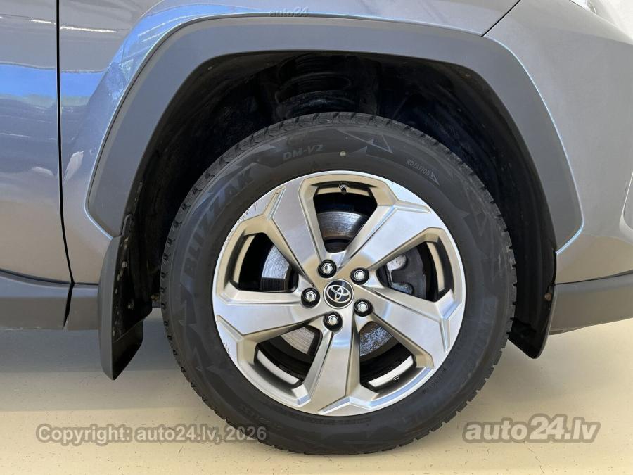 Pelēks Toyota RAV4 2019 Rakvere, ar dzinēja tilpumu 1.99 L un nobraukumu 218 tūkst. km par 20990 €, foto 16 vietnē AUTOMOTO.COM.LV