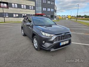 Grey Toyota RAV4 2019 in Tallinn, with an engine capacity of 2.00 L and mileage of 138 thousand km for 20500 €, photo 3 on AUTOMOTO.COM.LV