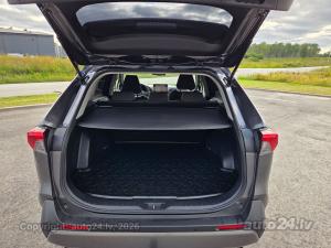 Grey Toyota RAV4 2019 in Tallinn, with an engine capacity of 2.00 L and mileage of 138 thousand km for 20500 €, photo 6 on AUTOMOTO.COM.LV