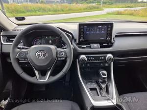 Grey Toyota RAV4 2019 in Tallinn, with an engine capacity of 2.00 L and mileage of 138 thousand km for 20500 €, photo 7 on AUTOMOTO.COM.LV