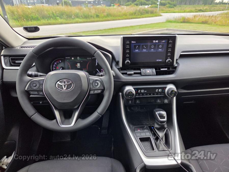 Grey Toyota RAV4 2019 in Tallinn, with an engine capacity of 2.00 L and mileage of 138 thousand km for 20500 €, photo 7 on AUTOMOTO.COM.LV
