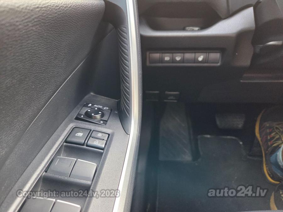 Grey Toyota RAV4 2019 in Tallinn, with an engine capacity of 2.00 L and mileage of 138 thousand km for 20500 €, photo 13 on AUTOMOTO.COM.LV