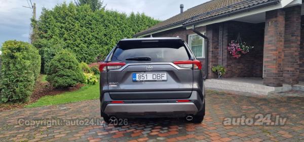 Grey Toyota RAV4 2019 in Tallinn, with an engine capacity of 2.00 L and mileage of 104 thousand km for 21700 €, photo 5 on AUTOMOTO.COM.LV