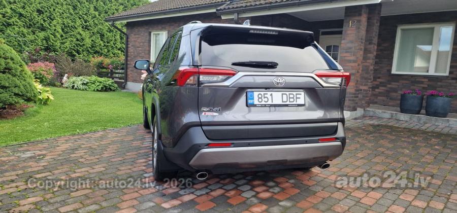 Pelēks Toyota RAV4 2019 Tallina, ar dzinēja tilpumu 2.00 L un nobraukumu 104 tūkst. km par 21700 €, foto 6 vietnē AUTOMOTO.COM.LV